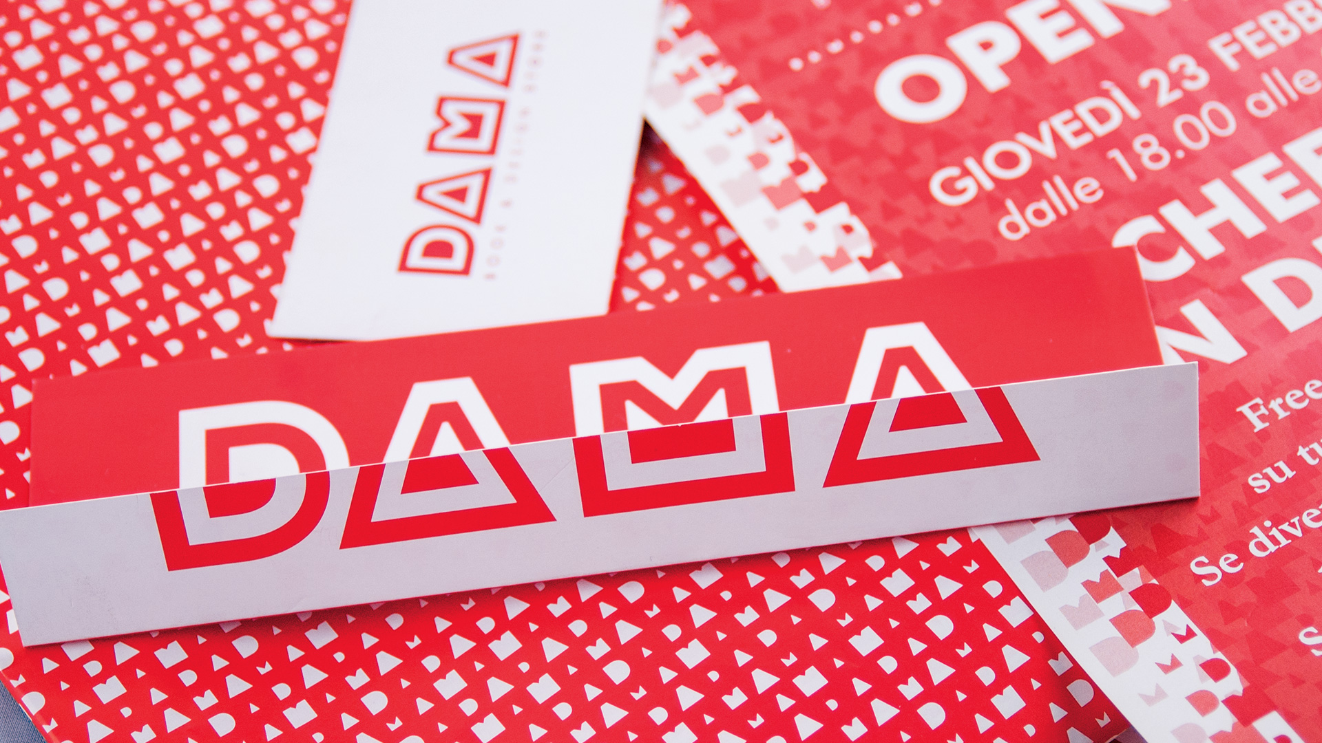 DAMA BOOK & DESIGN STORE - Cappelli Identity Design